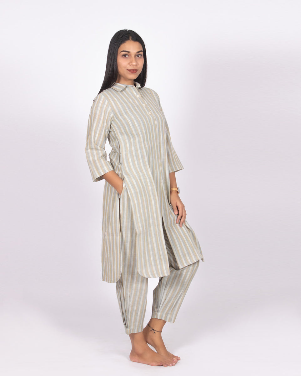 Handloom Cotton Pleated Gher Kurta - Lemon Yellow